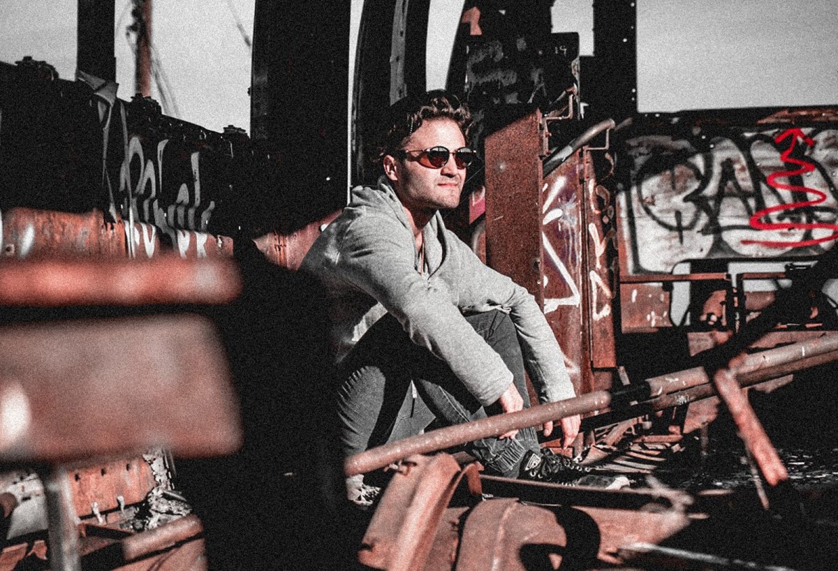 Premiere: Bret James releases his new record ‘Thank You’ via Lowly ...