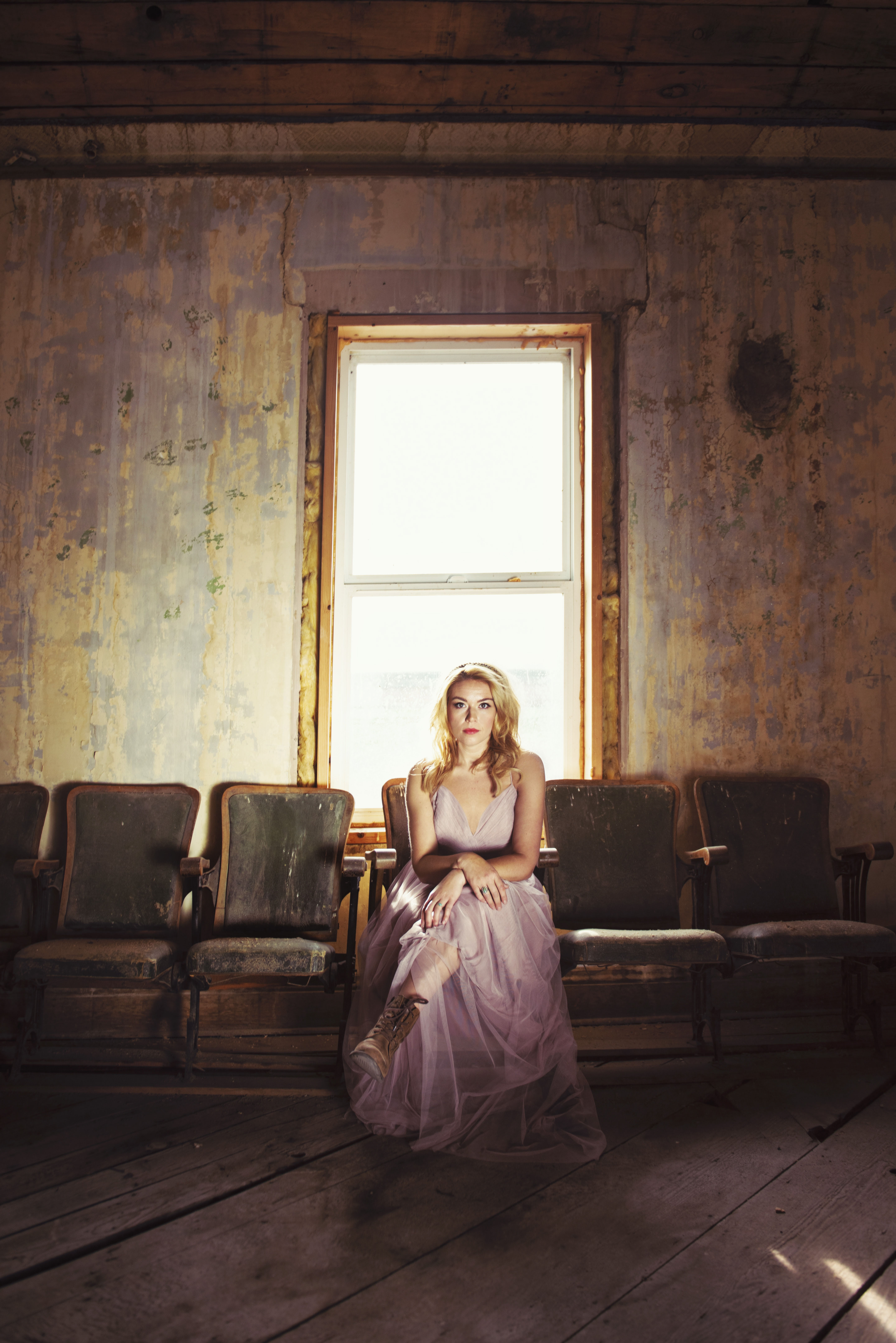 Country singer-songwriter Amanda Stewart releases feel-good single ...