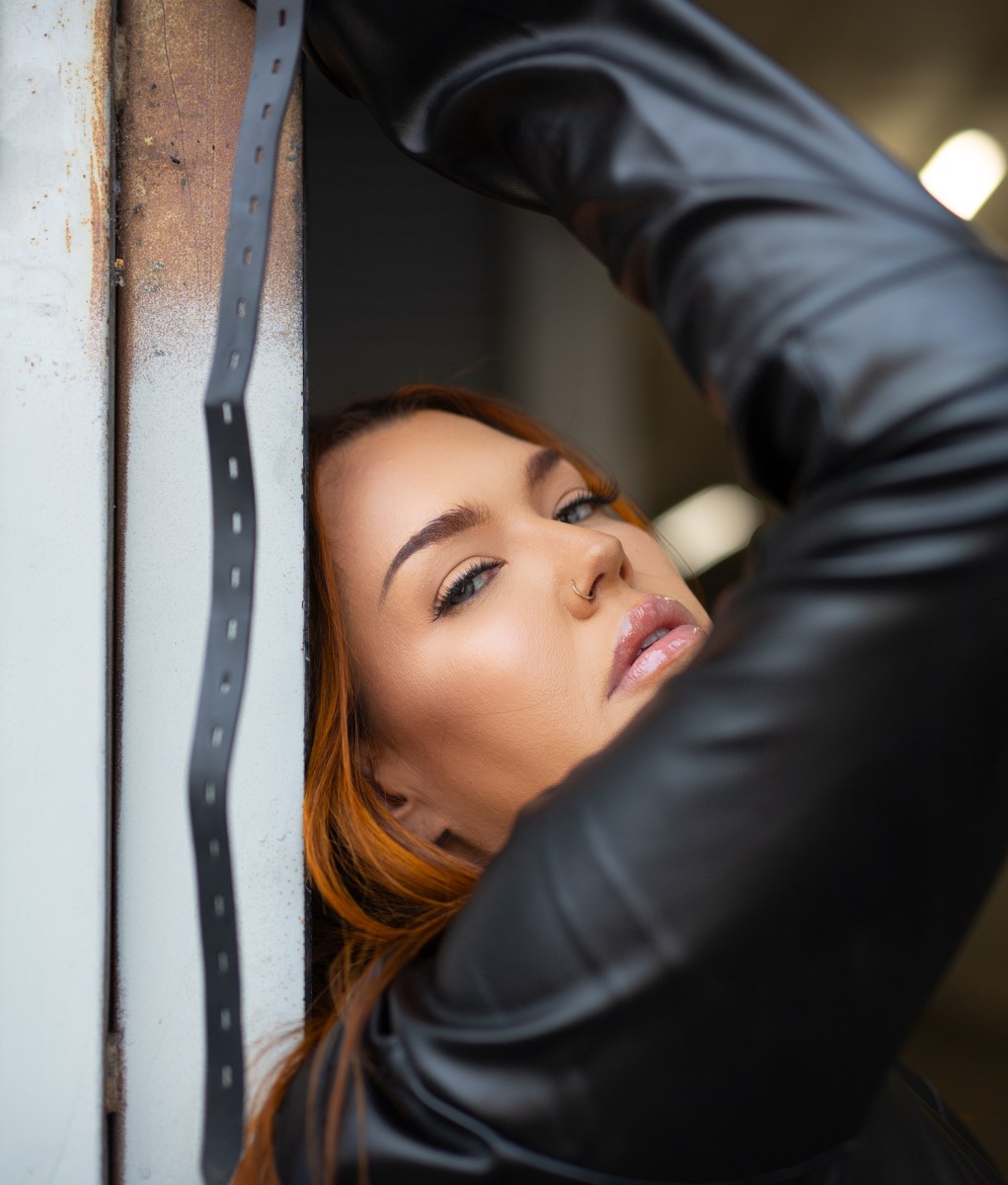 ‘Never Goes Away’ marks Amber Sauer’s soulful comeback – PURPLE MELON